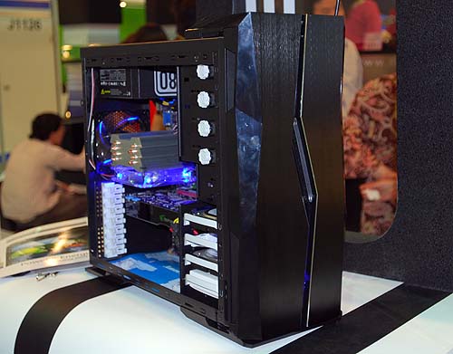 MaxCube and Promise's Booths : Computex 2009 - Part 4 - HardwareZone.com.sg